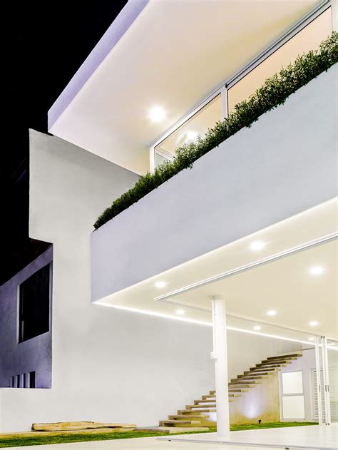 Glazing Surrounds White House By Evelop Arquitectura To Provide Vistas Of Mexican Dale