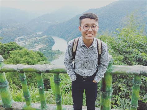 Wei Sheng Liao Medium