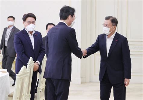 李在镕出狱后首次会见文在寅：三星一直在准备开发 6g 通信技术 It之家