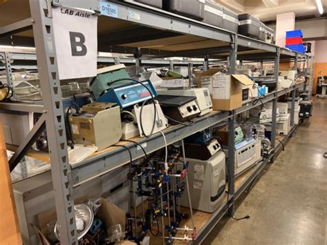 Large Lab Aisle Spectramax Id3 Applied Biosystems Stepone And 7500 Pcr