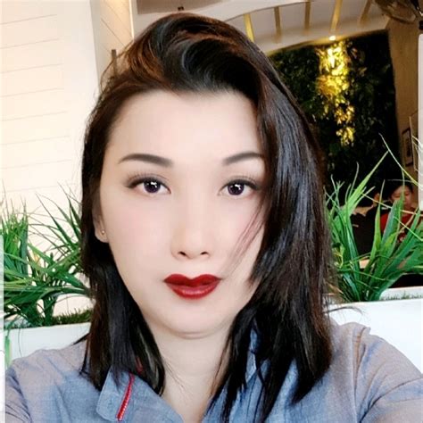 Cheryl Cheung Chooi Ling Vanessa Senior Beauty Consultant Neals