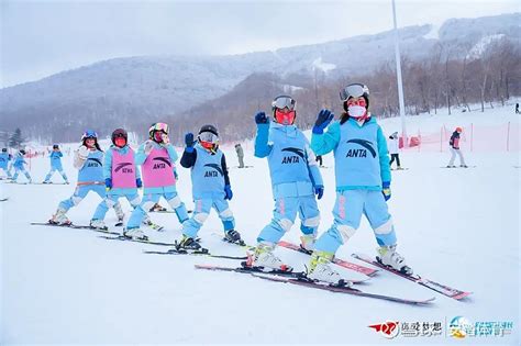 安踏集团多举措践行社会责任，助力教育与体育发展 安踏 集团继续秉持“创造共生价值”的企业价值主张，积极承担企业社会责任，以“企业 基金会”的形式作为今后长期投身公益慈善 雪球