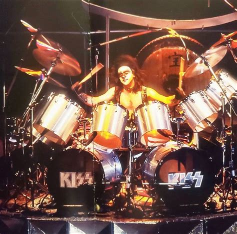 Pin By Boltron86 On Kiss 1980 07 25 Eric Carr Eric Carrie Stevens