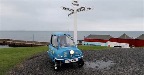 세계에서 가장 작은 차로 여행하는 남자 Bbc News 코리아