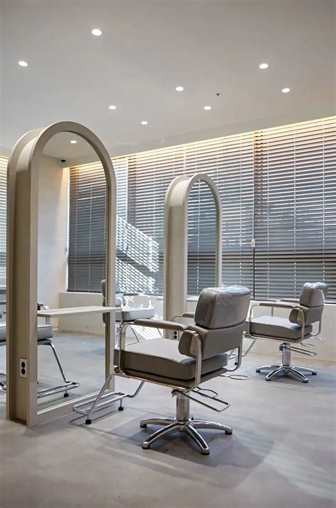 차분한 베이지톤으로 고급스러운 분위기의 19평 미용실 인테리어 남양주 다산동