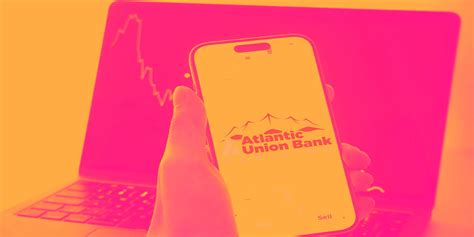 Financialcontent 3 Reasons To Sell Aub And 1 Stock To Buy Instead