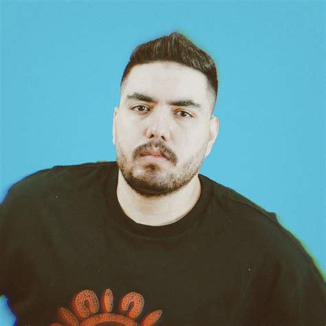 لحظة ادراك ان هناك لحظات يكون فيها الصمت والبكاء هم الملجأ الوحيد للهروب من الواقع 👌 الذي نعيشه