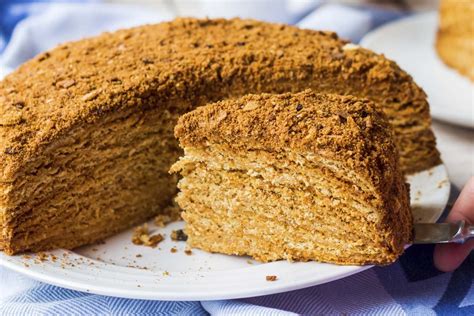 Медовик со сгущенкой по особому рецепту