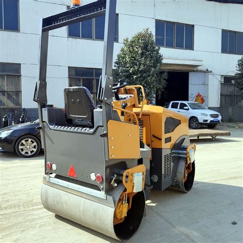 新款3 5吨双钢轮座驾式压路机bm3500 小型压路机 产品展示 山东奔马工程机械有限公司