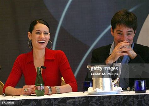 Paget Brewster Og Thomas Gibson Pagetpaget