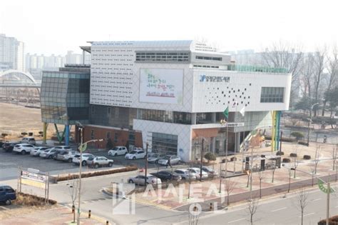 증평군립도서관 생활soc 복합화 전국 모델이 되다