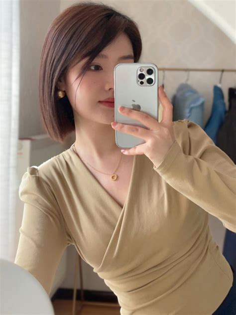 彤彤互推 On Twitter Rt Lovie21143589 今天没穿内内，为了奖励过来找子鱼买咖啡的粉丝方便摸鲍鱼 我拼啦！！