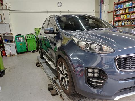 스포티지 자동차 뒤에 차 문이 잠겨서 열리지 않음 스포티지 차 문이 잠겨서 안에서 밖에서 안 열림 자동차 문 잠금장치 도어록 고장 수리 차 문이 안 열리는 고장 수리