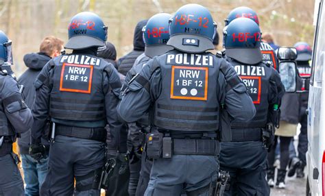 Beweissicherungs Und Festnahmeeinheit BFE Polizei NRW