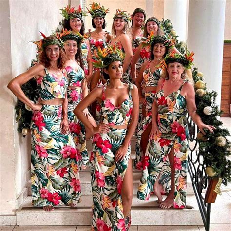 Pin By Lily Grandez On Hawai Hawaii Theme Party Outfit Hawaiian