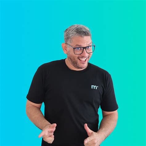 Top 15 Facebook Carousel Ads Examples Explained