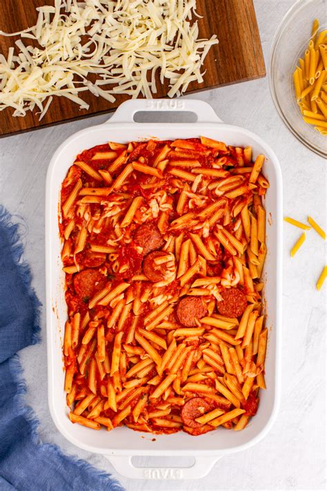 Easy Pepperoni Pizza Casserole Recipe Weeknight Favorite