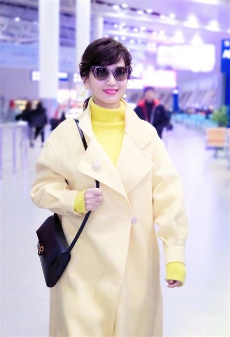65岁赵雅芝近照曝光，冻龄美貌像30岁，太美了！