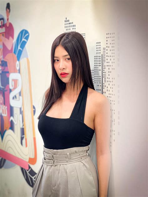 ច្រើនតែស៊ិចស៊ីលើក្រោម ដល់ ហ្វាហ្វា ស្លៀកអញ្ចឹងទៅ មានអីសមសួនតើ Khmerload