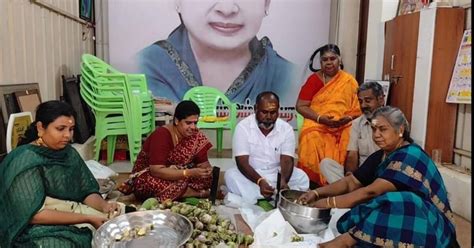 Chithirai சித்திரை திருவிழா பக்தர்களுக்கு அன்னதானத்திற்காக குடும்பத்தோடு உணவு சமைத்த ஆர் பி