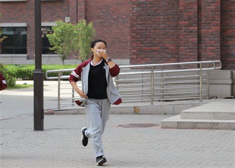 增强消防安全意识 提高自防自救能力 高中部开展学生消防疏散演练及消防救援知识讲座