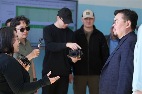 Монгол Улсын Батлан хамгаалах яам ᠮᠣᠩᠭᠣᠯ ᠤᠯᠤᠰ ᠤᠨ ᠪᠠᠲᠤᠯᠠᠨ ᠬᠠᠮᠠᠭᠠᠯᠠᠬᠤ ᠶᠠᠮᠤ Монгол Улсын