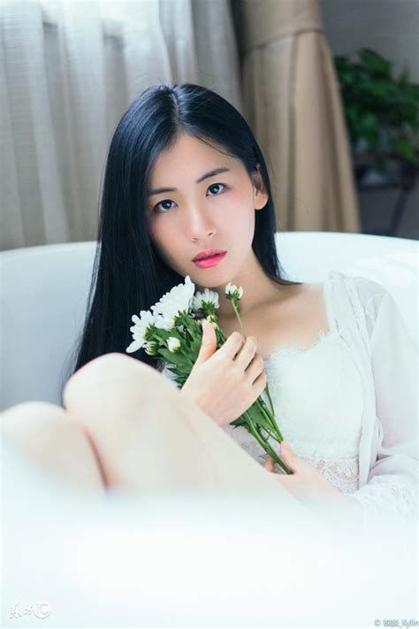 愛美的女孩很漂亮的藝術照 每日頭條