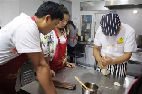 西安典秦陝西小吃培訓 老潼關肉夾饃的學習 每日頭條