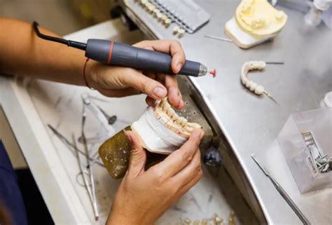 Dhëmbët E Njeriut Rriten Me Sukses Për Herë Të Parë Në Laborator Klan