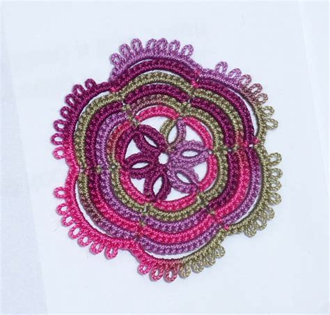 Le Blog de Frivole: Flower Medallion
