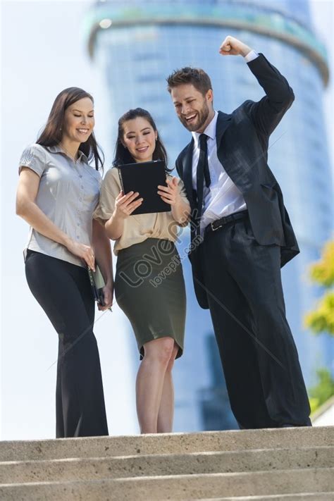 남성과 여성의 성공적인 비즈니스 팀 사진 무료 다운로드 lovepik