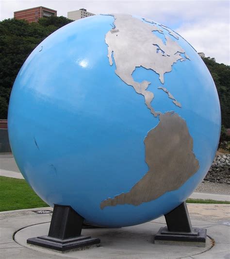 Giant Globes RoadsideArchitecture