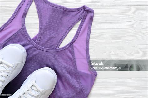 여자 패션 Activewear 의류 신발 위에서 보기 평평 하다 봄 여름 컬렉션입니다 평면 배치 0명에 대한 스톡 사진 및 기타 이미지 Istock