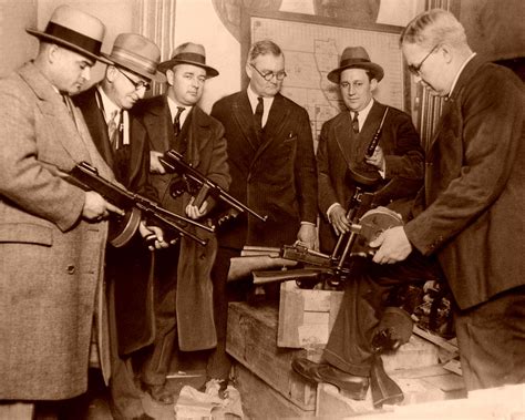 Early Pd Photographs With Tommy Guns Thompson Submachine Gun