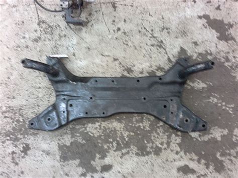 MR961172 : Subframe en Vooras kompleet - Autoparts24