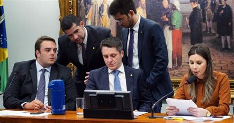 O cão que fuma CCJ aprova admissibilidade da proposta que permite prisão após segunda instância