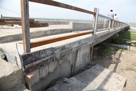 ХАРАА ГОЛЫН ТӨМӨР БЕТОНОН ГҮҮРНИЙ ЗАСВАРЫН АЖИЛ 60 ХУВЬТАЙ ЯВАГДАЖ БАЙНА