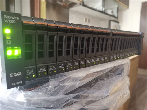 Ibm V7000扩展柜 2076 224 成色9 5新 带包装导轨质保一年