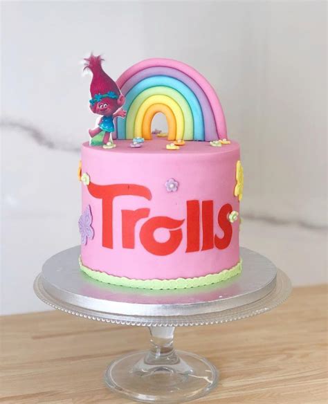 13 Cute Troll Birthday Cake Ideas Bring The Party To Life Trolls