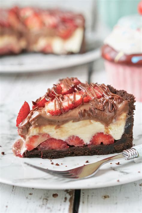 Torta De Morango E Chocolate Flamboesa