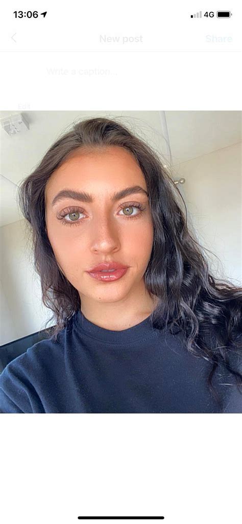 Big Green Eyes 💚💚💚 Scrolller Big Green Eyes 💚💚💚 Scrolller