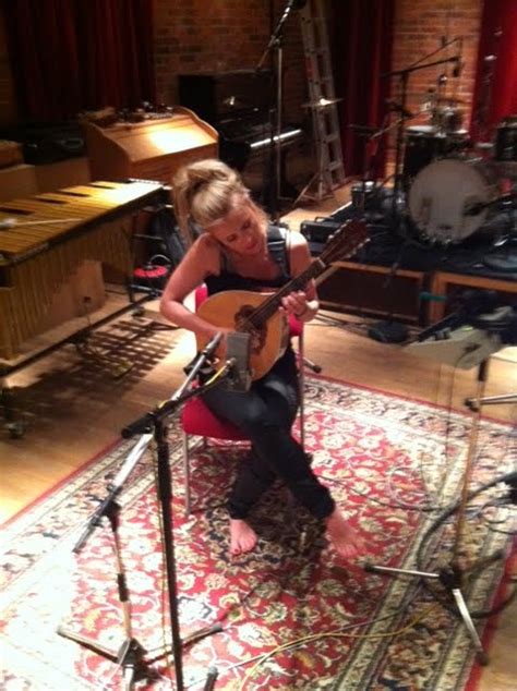 Lisa Miskovskys Feet