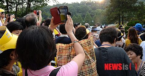 꽃동네 태양 기적 교황 방문 후 신도들 태양 테두리 회전 하느님 축복