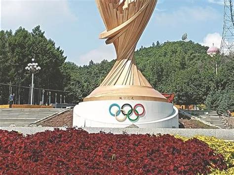 奥冠之城七台河主题雕塑城市之光落成 主题 黑龙江日报 创意设计 新浪新闻