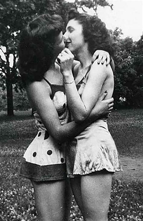 These Amazing And Intimate Portraits Illustrate Lesbianism Through The