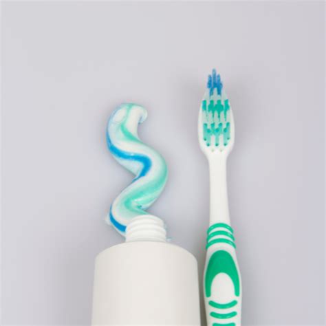 Your Guide To The Best Fluoride Free Toothpaste Brands