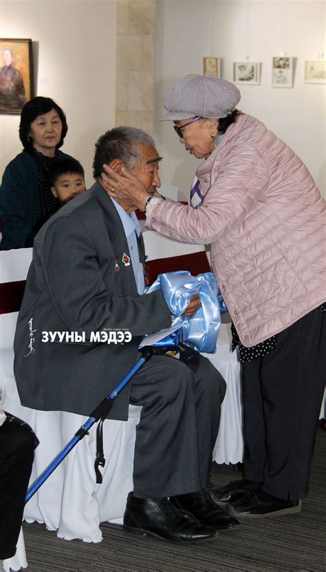 Л Гүрсэдийн Сэтгэл шингэсэн өнгөт тэй танилцаарай