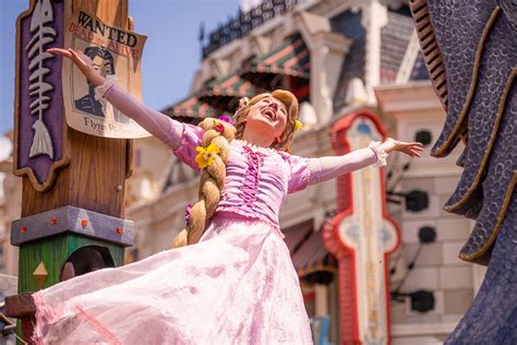 Festival Of Fantasy Parade Viewing Tips And Info Disney Tourist Blog