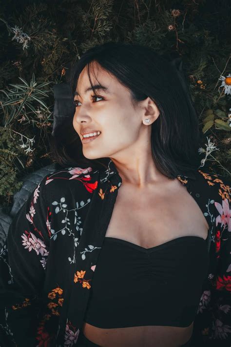 С Хэзээ ч хэн нэгний төлөө өөрийгөө бүү хая Нэг л өдөр орхигдоход өөртөө чи л үлдэнэ ️ Facebook