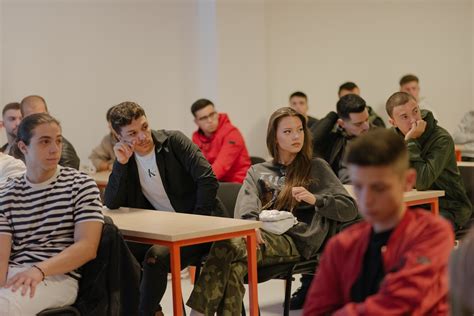 Примена на ИТ Ui Ux и графички дизајн што ја прави уникатна новата студиска програма на